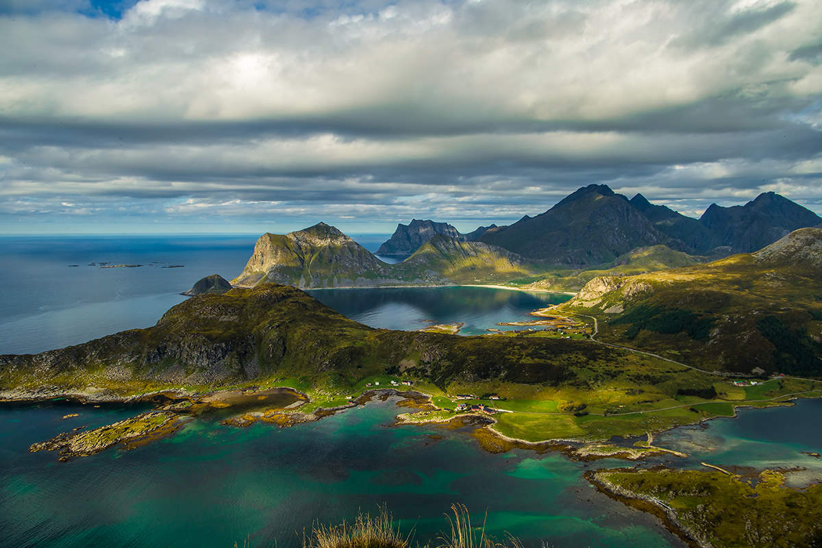 Высоко сижу... / Вдали Hoddevik beach